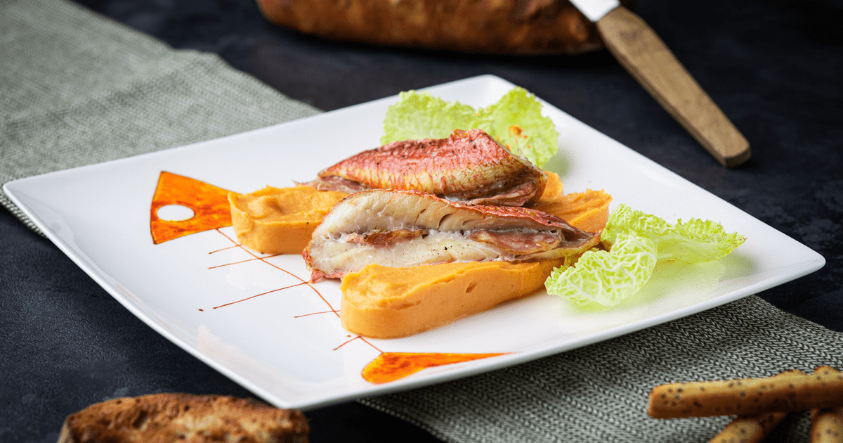 Recette Filet de rouget, saucisse de Morteau, purée de patate douce.